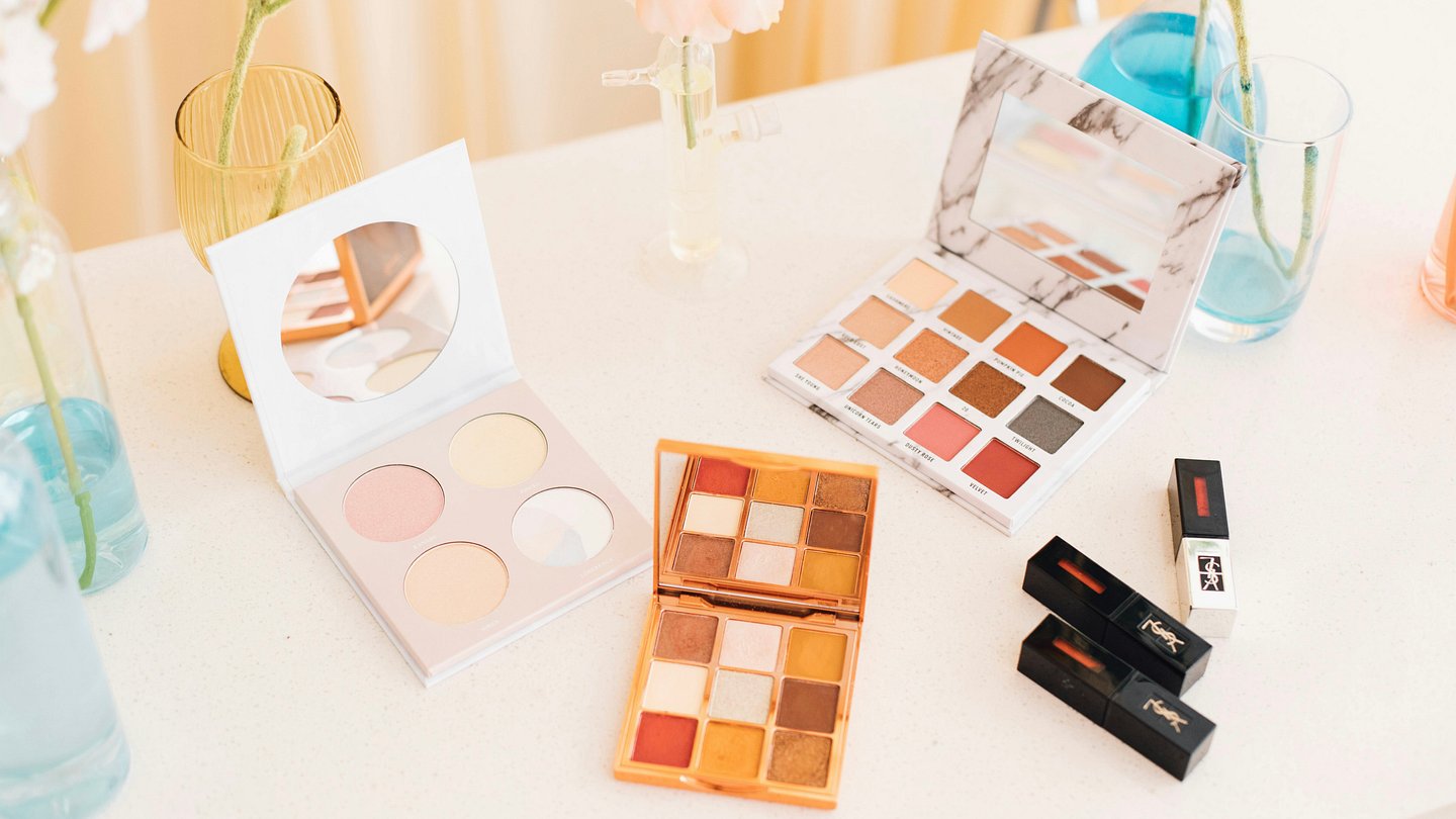 The Coolest New Tech of 2026 ESL Lesson Plan | Twee