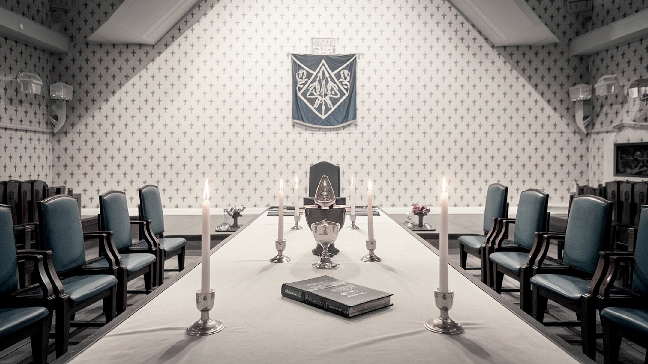 Breaking News: Mastering the Present Continuous ESL Lesson Plan | Twee